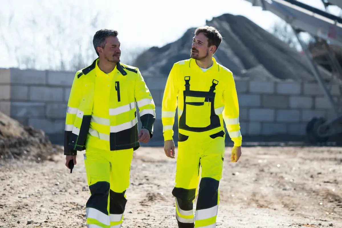 Choosing the Right Fabric for Construction Workwear